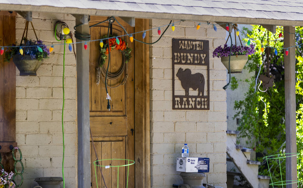 Bundys and supporters mark 11-year anniversary of standoff | Pahrump ...