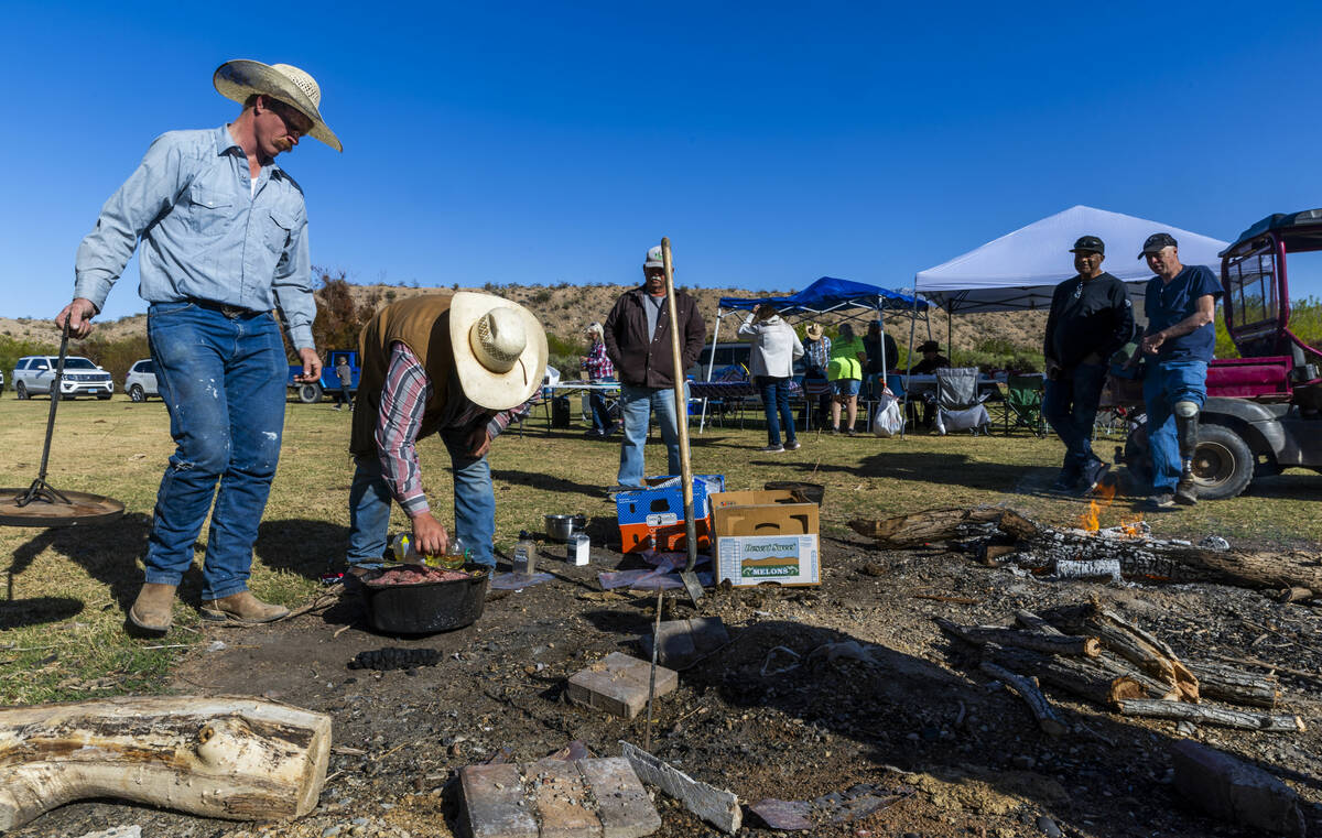 Bundys and supporters mark 11-year anniversary of standoff | Pahrump ...