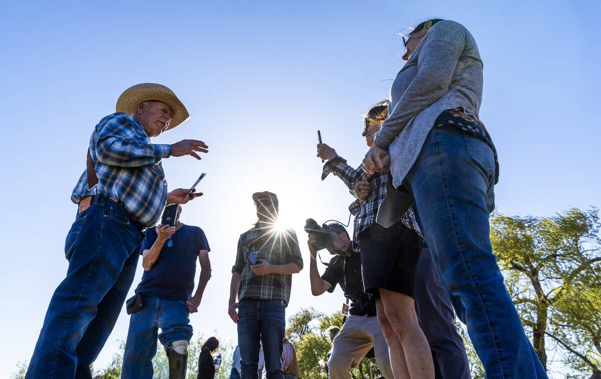 Bundys and supporters mark 11-year anniversary of standoff | Pahrump ...